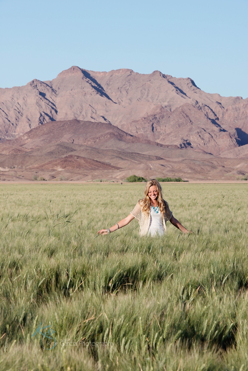 Skylar 2017 senior: Yuma Photographer - kimgarciaphotography.com